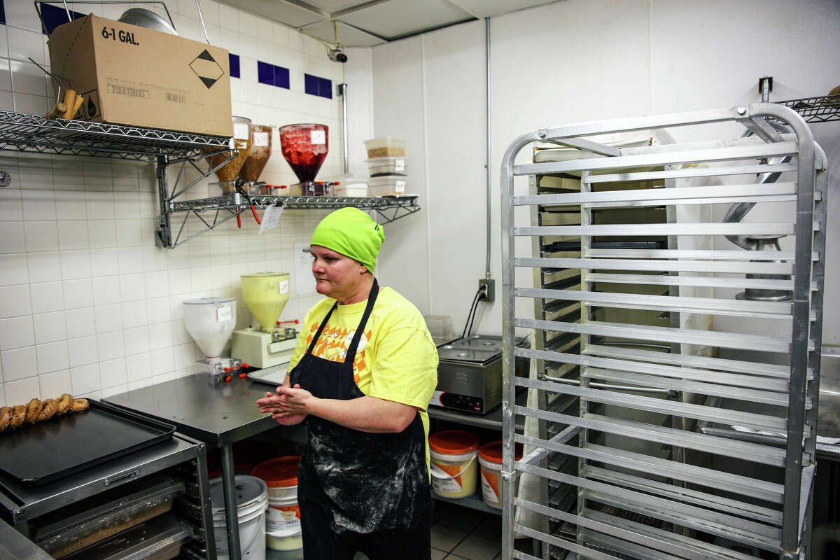 Video: Manistee store is one of the last Wescos to make prune paczki