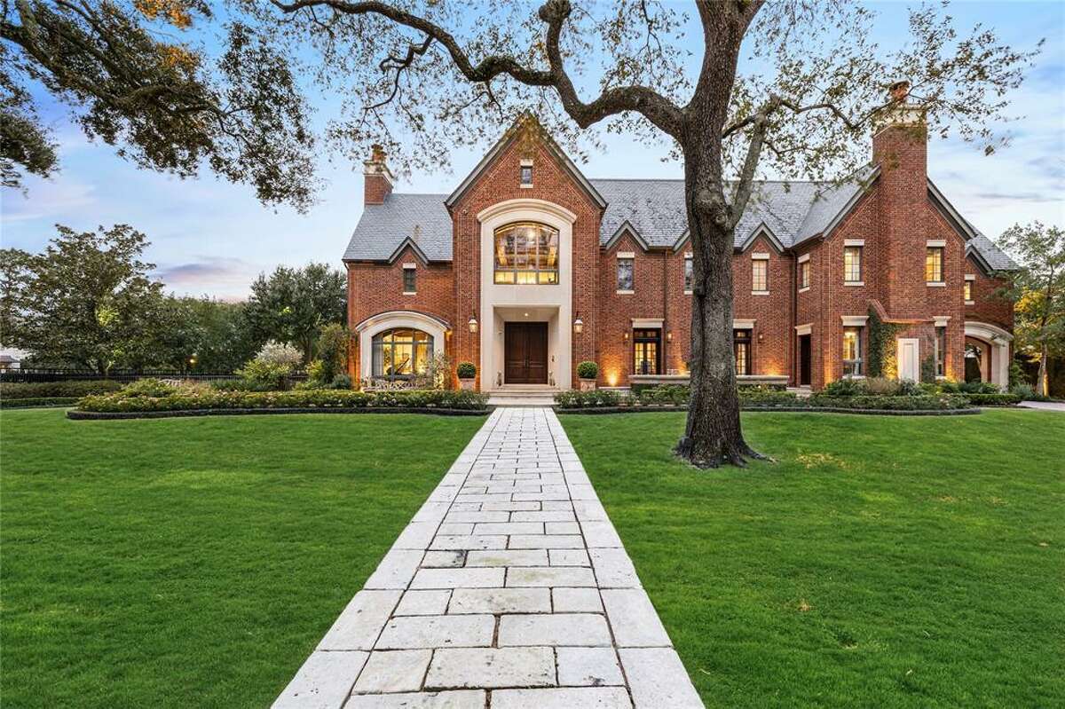 Texas attorney Tony Buzbee lists home at $27.5M, accepting Bitcoin