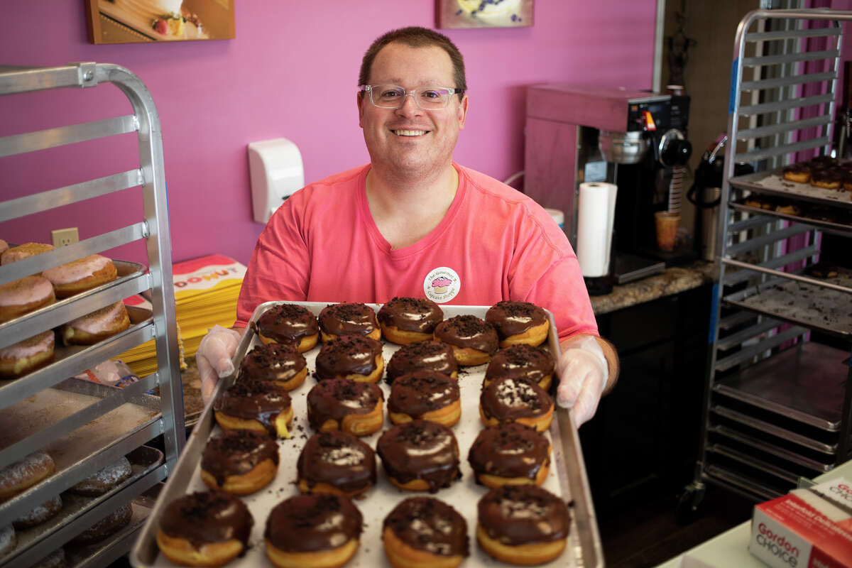 Midland business serving up thousands of paczki for Fat Tuesday