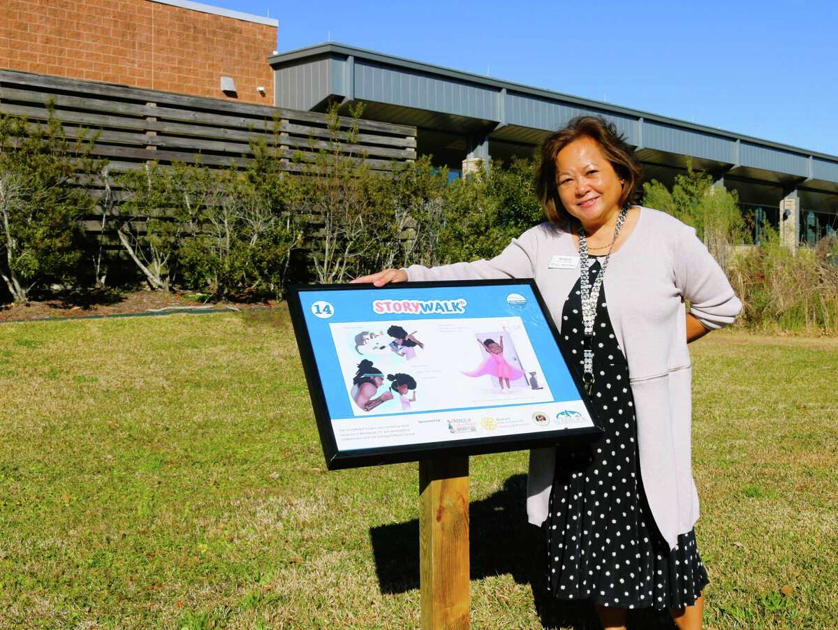 Seabrook library feature makes readers walk to get to end of the story