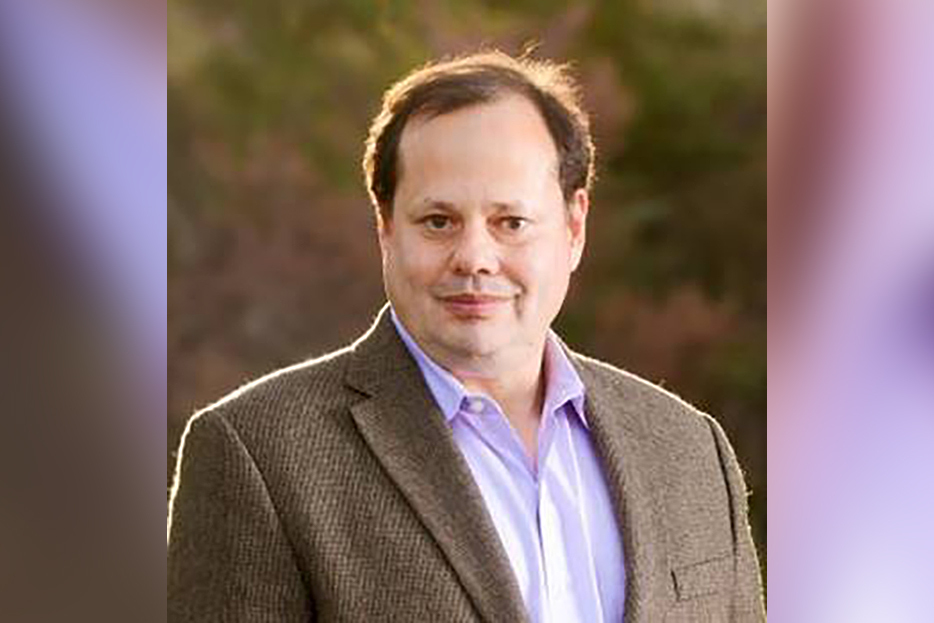 Match.com founder’s political career roiled by nude photos