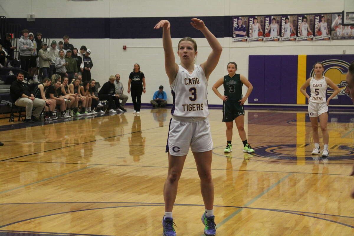 Lady Pirates and Lady Bearcats advance in Monday district action