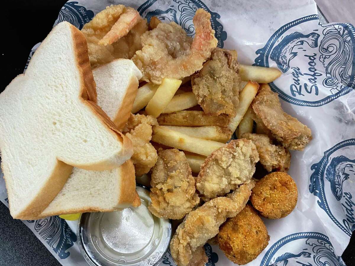 How Rudy’s Seafood on the South Side preps for the Lent crush