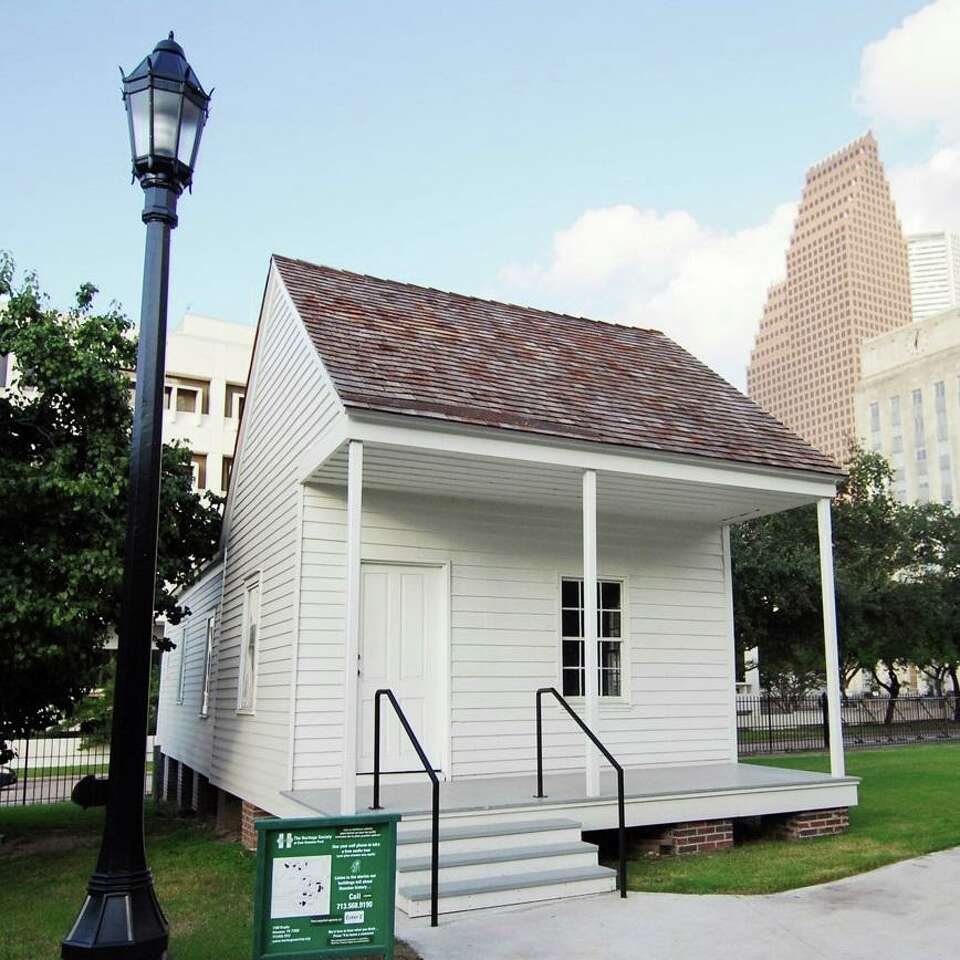 Houston's historic houses have been moved before. Here's how.