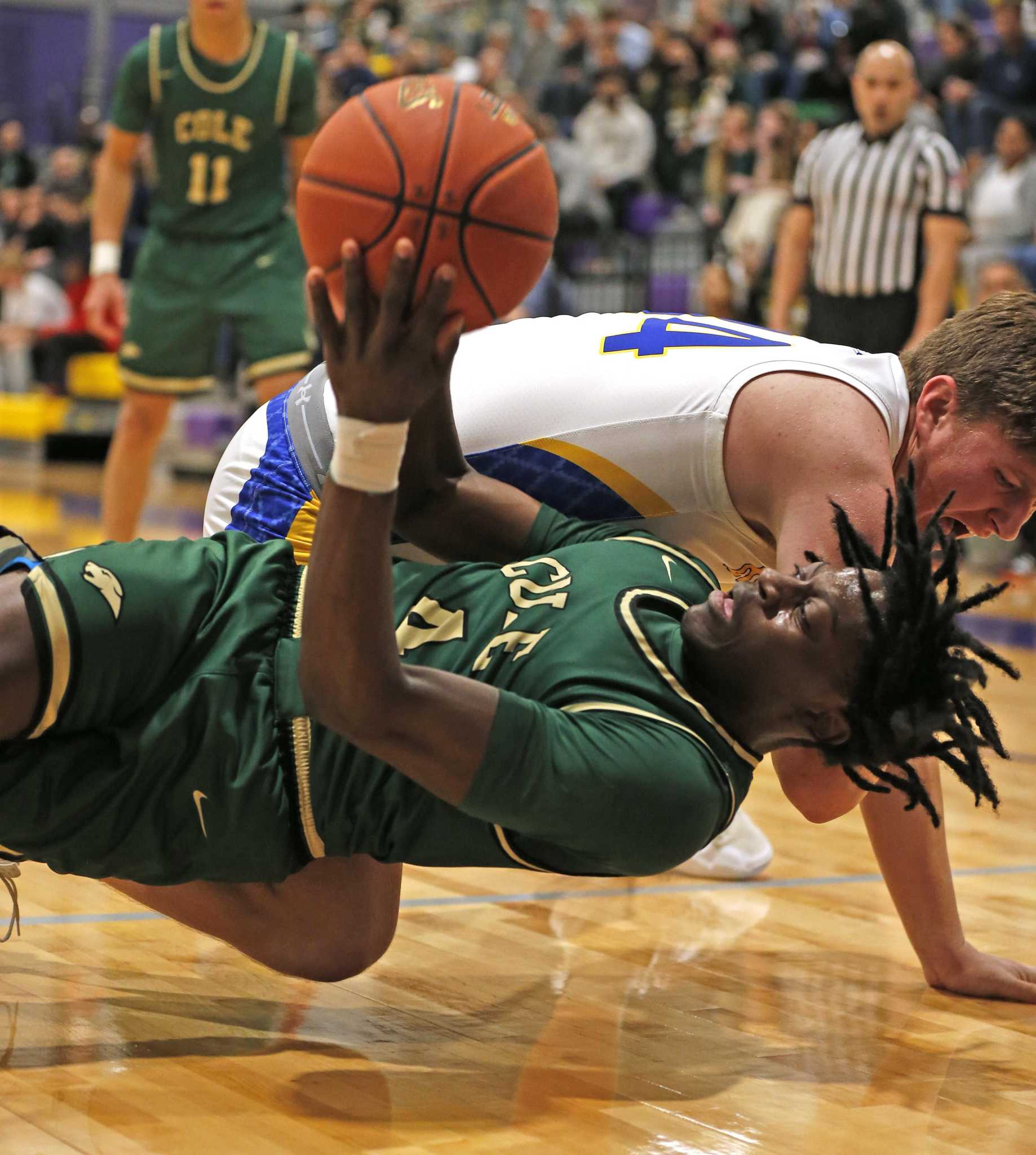 Ray’s determination fuels Cole’s state tournament run