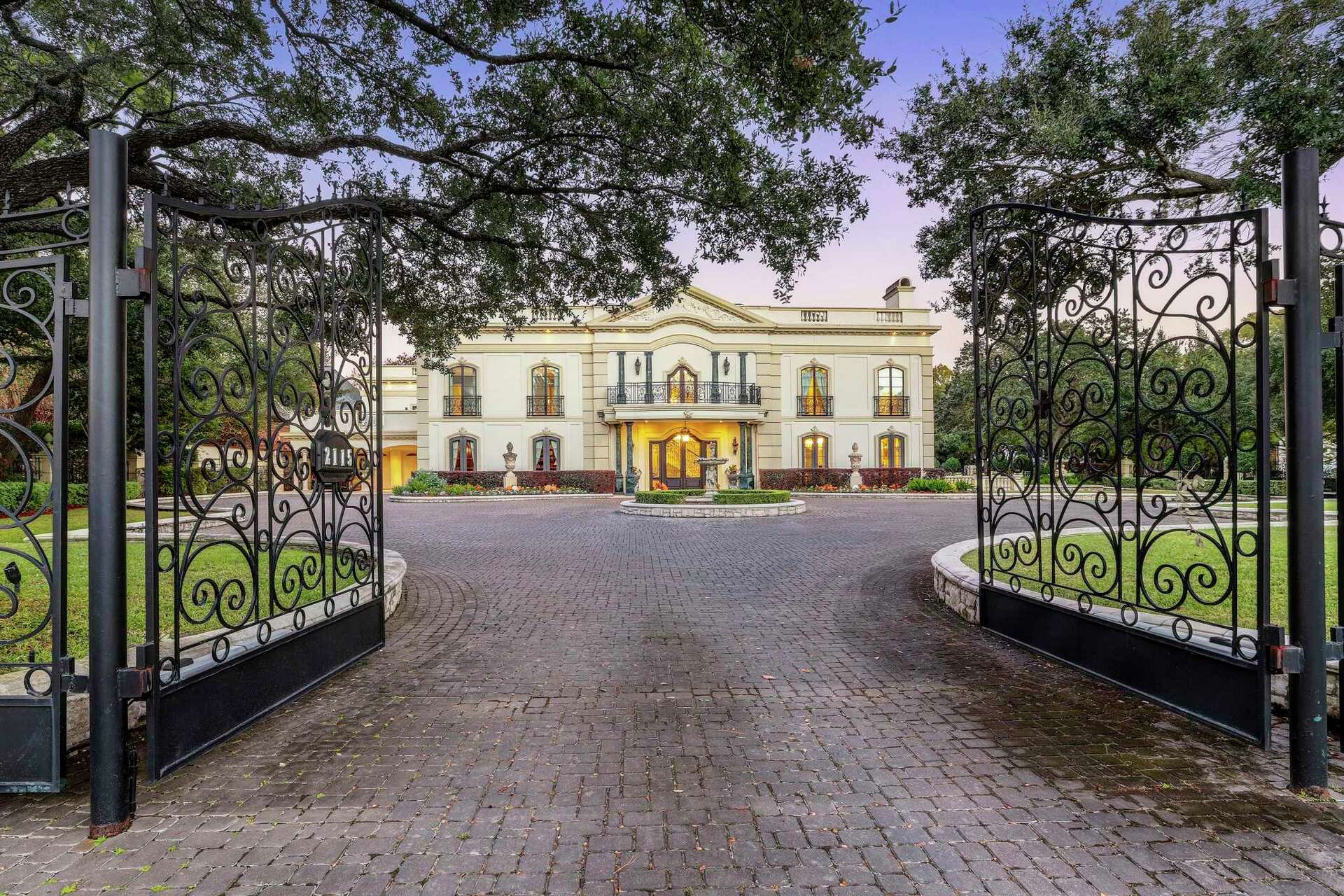 River Oaks mansion known for massive parties and listed at $16 million ...