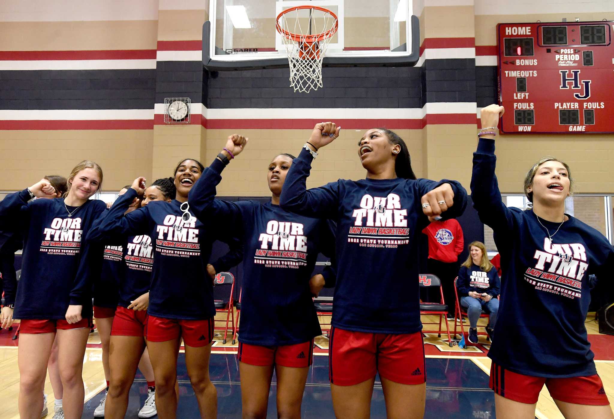 Lady Hawks hit the road for state tournament