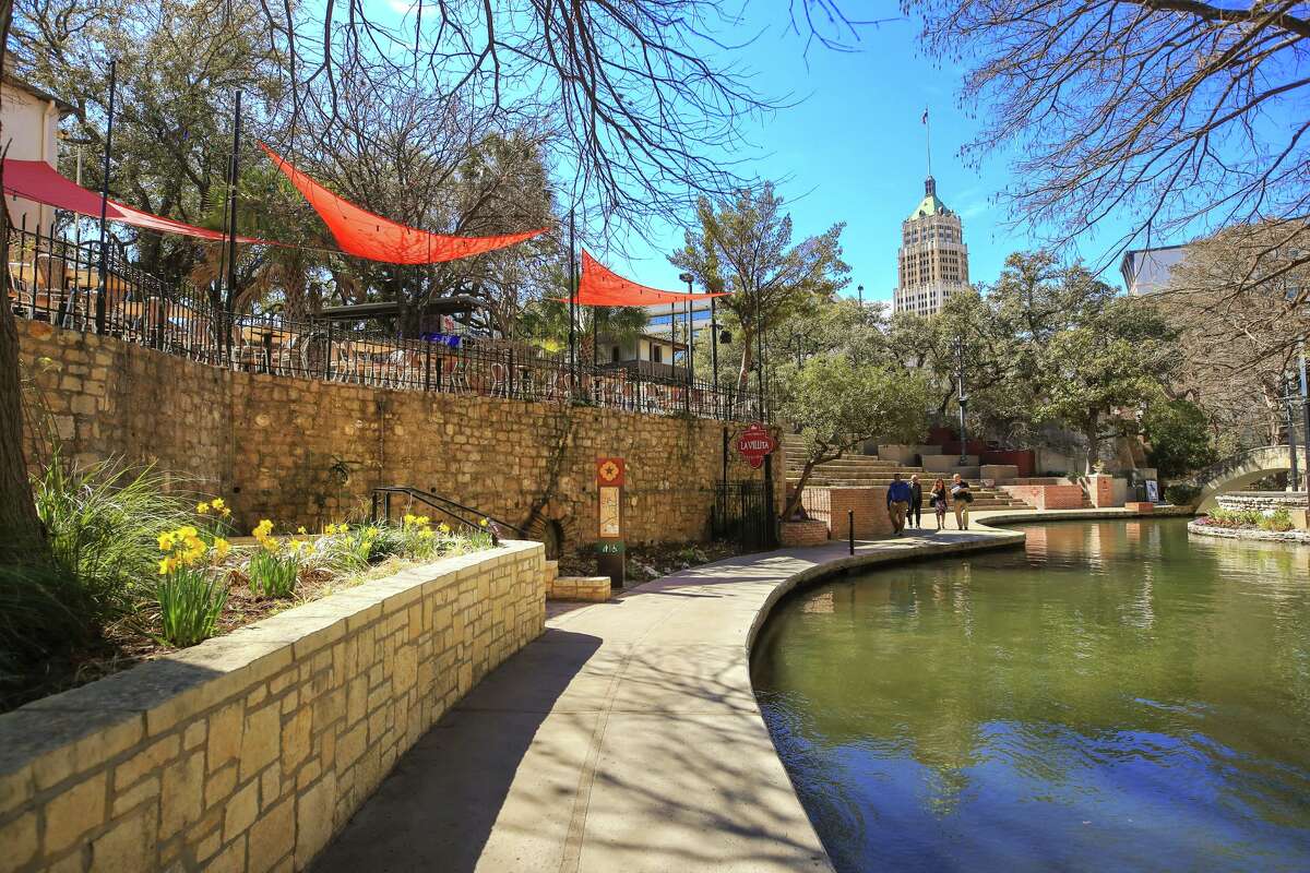 Smoke's new La Villita 'river bar' will be open by NIOSA