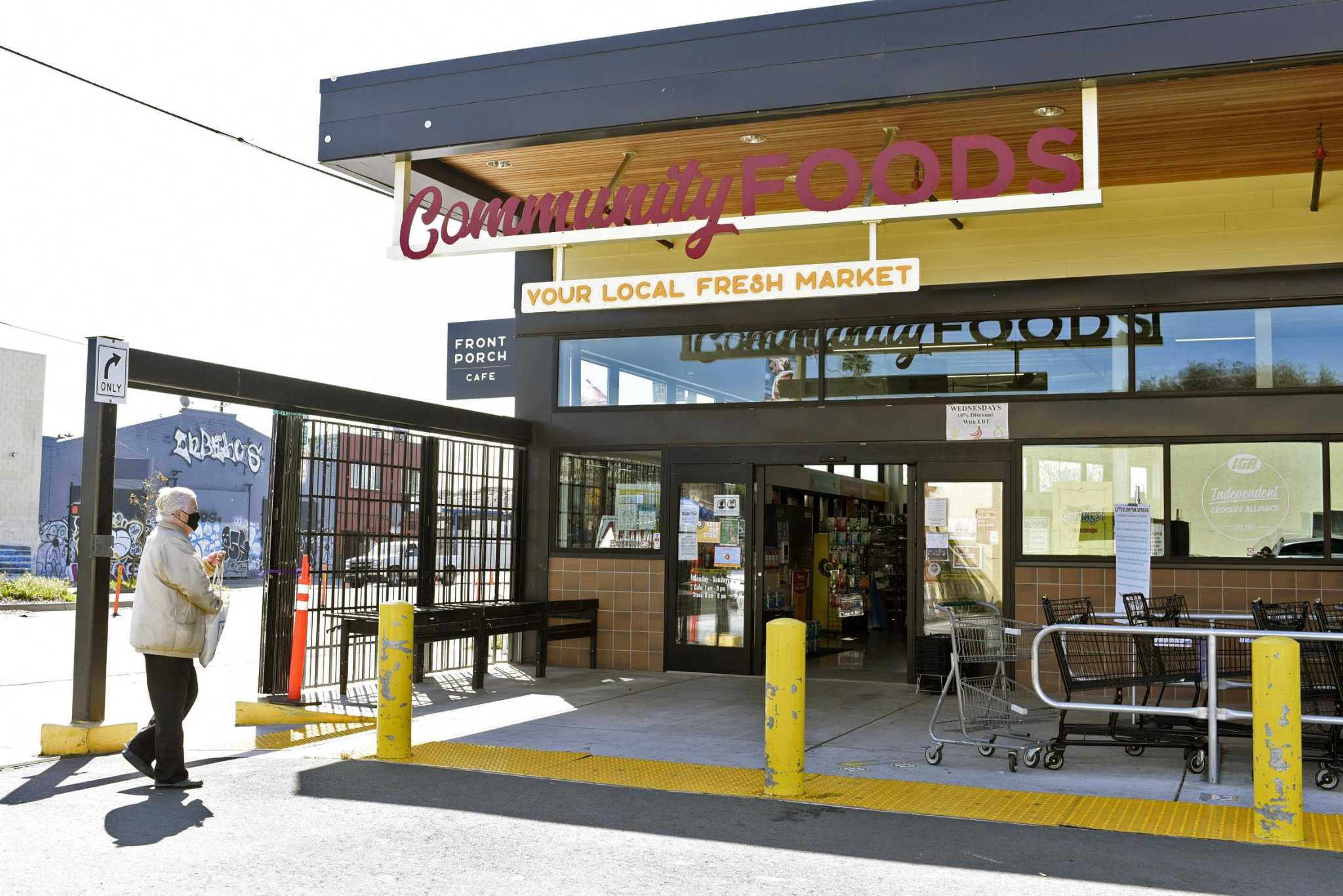 Community Foods closure sparks debate in West Oakland. Can the ...