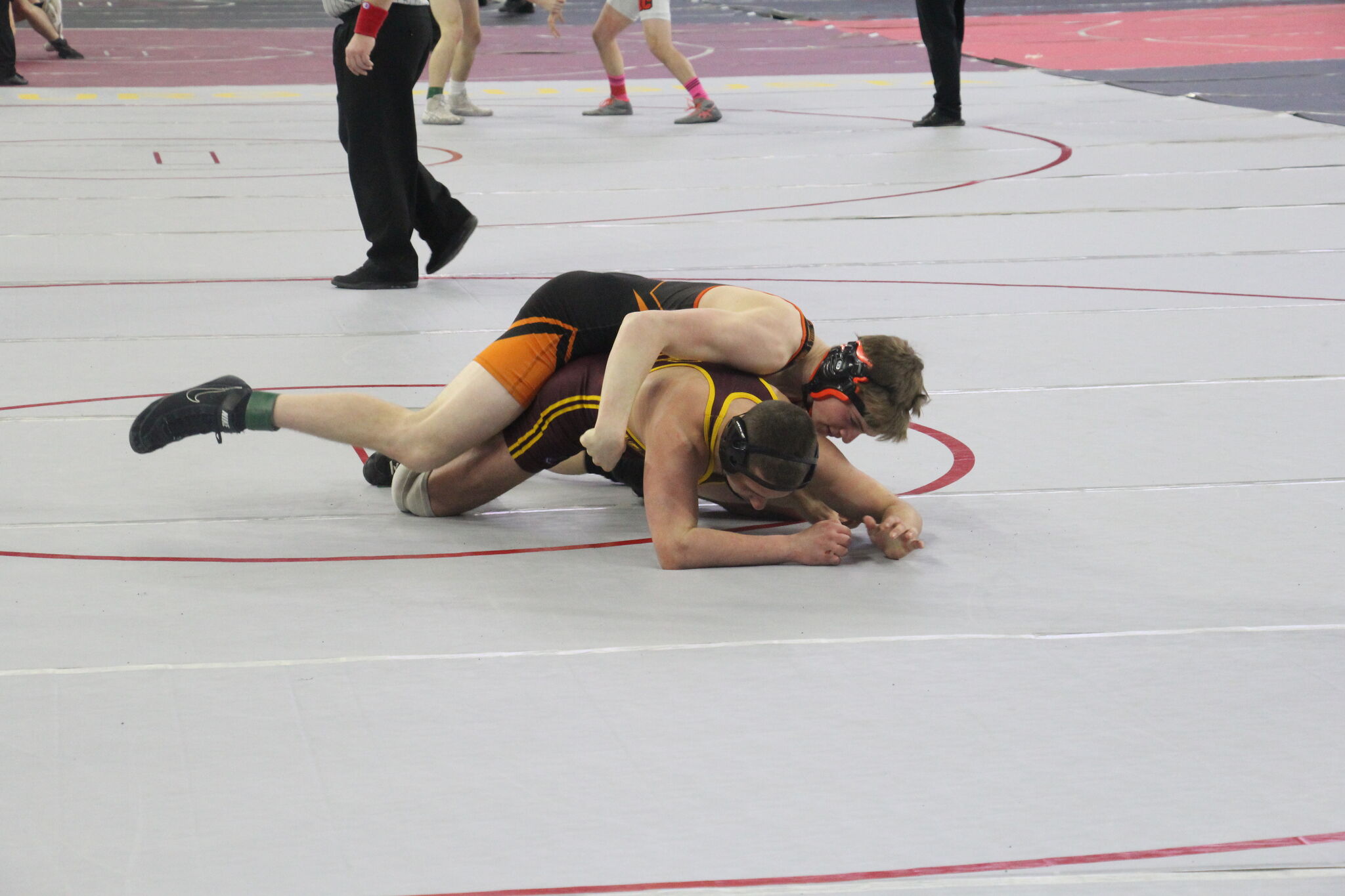 Logan Mueller finishes eighth at wrestling state finals