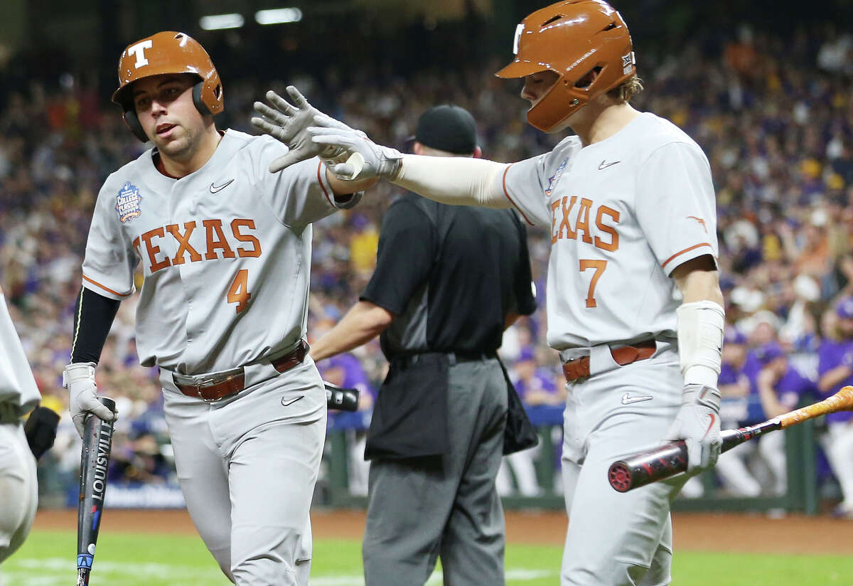 Texas beats LSU in College Classic to remain undefeated
