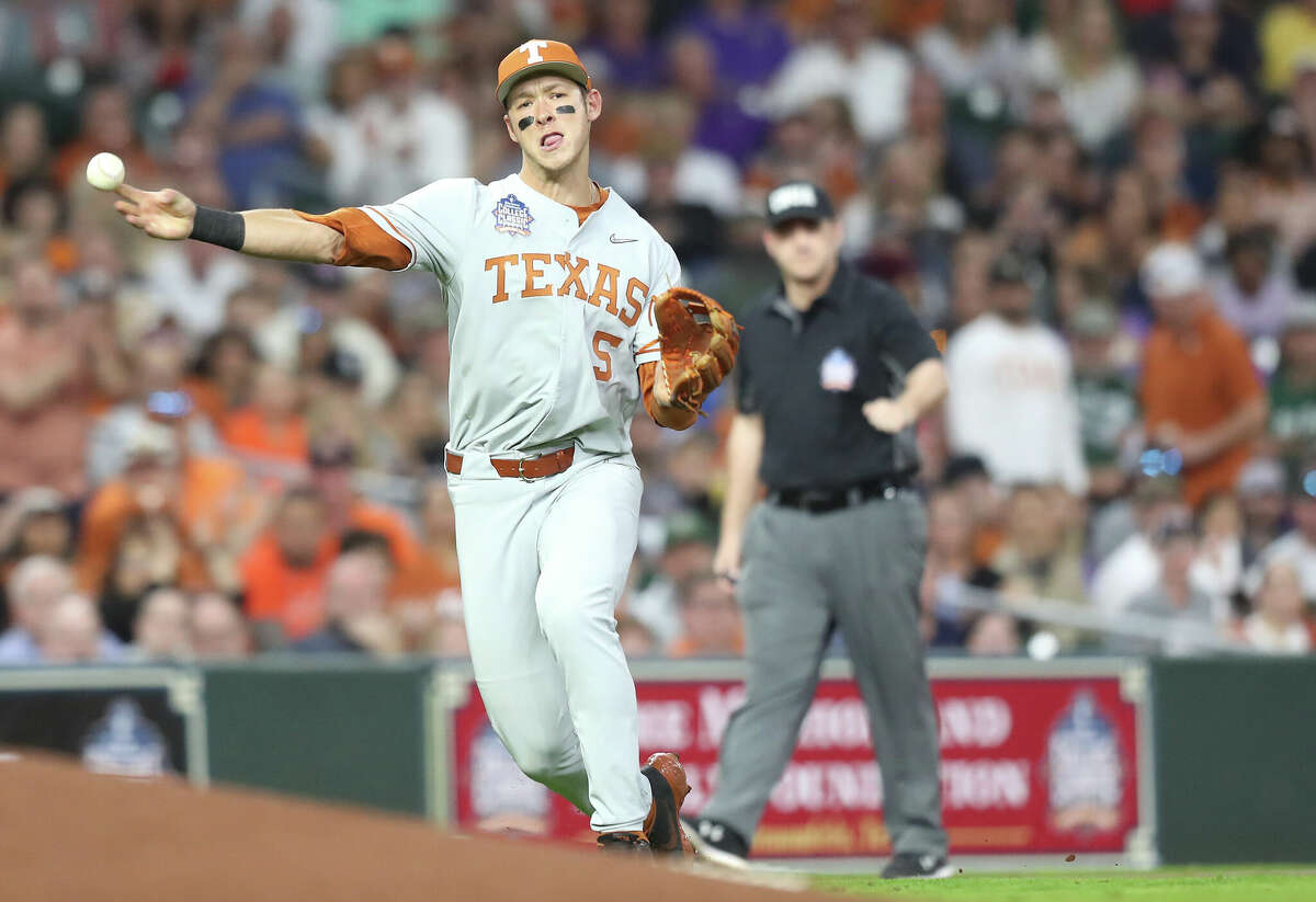 Texas beats LSU in College Classic to remain undefeated
