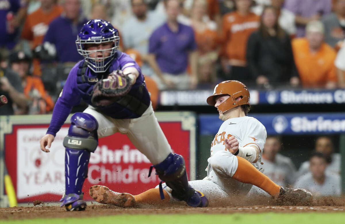 Texas beats LSU in College Classic to remain undefeated