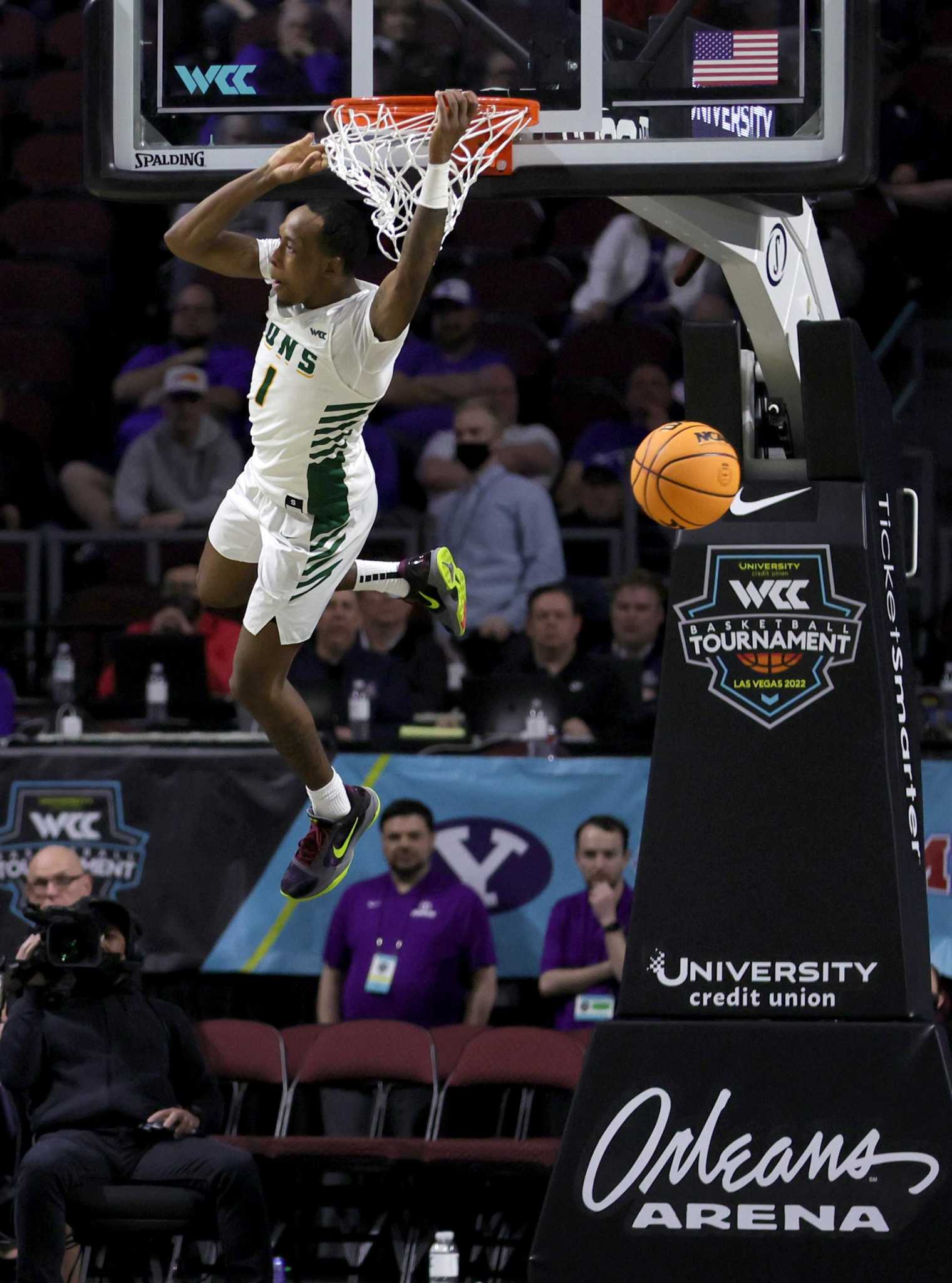 USF men handle BYU in WCC quarters, in good shape for NCAA bid