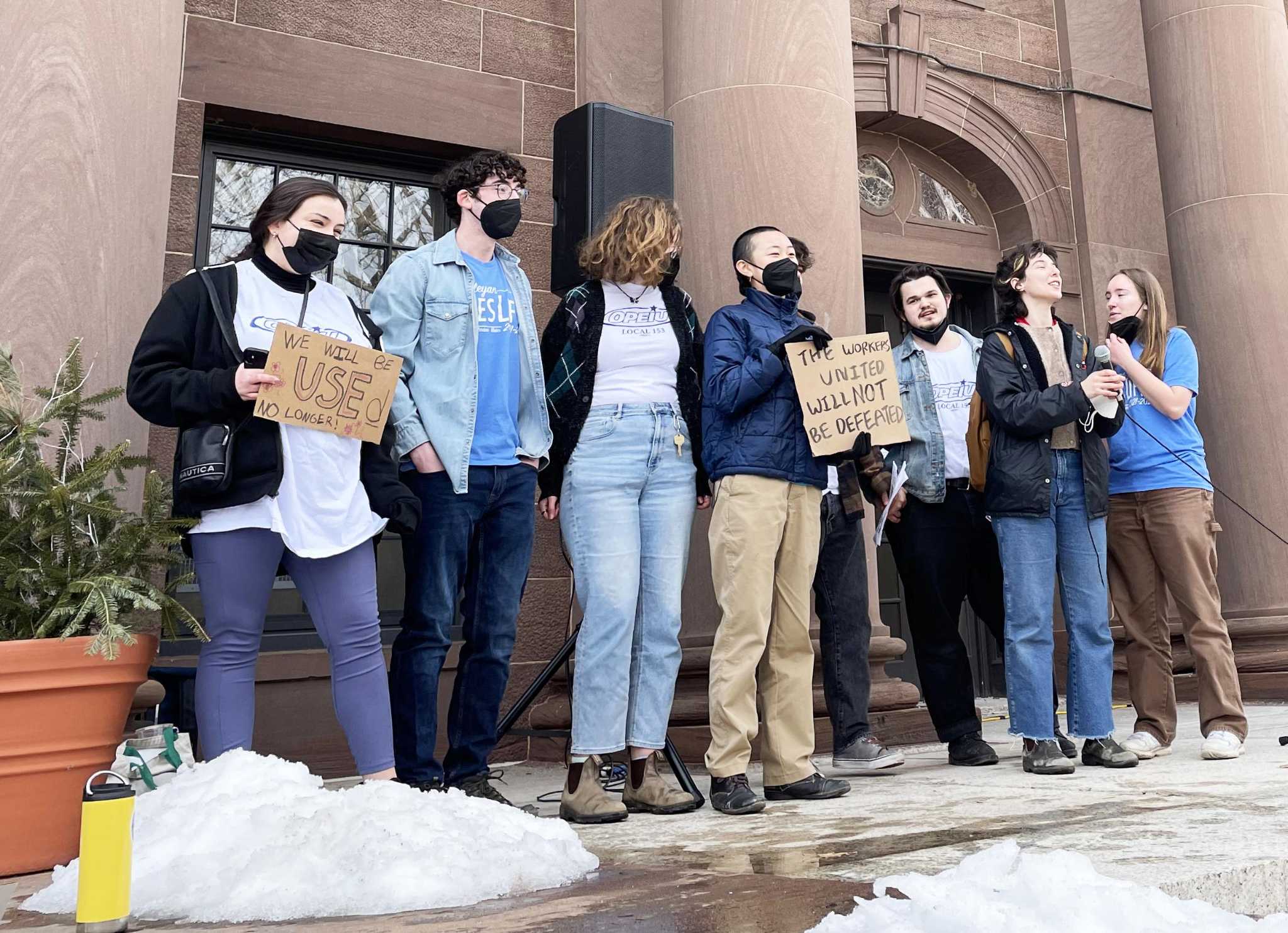 Newly unionized Wesleyan student workers rally for better conditions