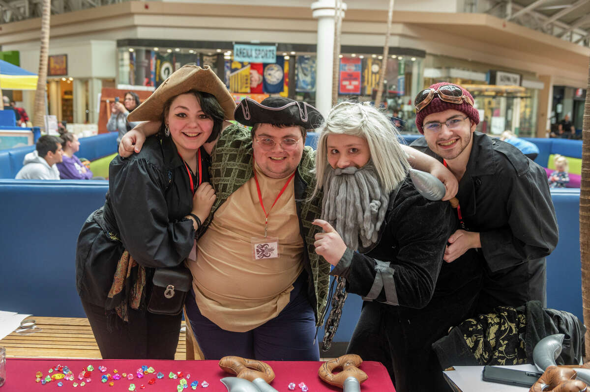 'Comic Con Strikes Back' transforms Midland Mall