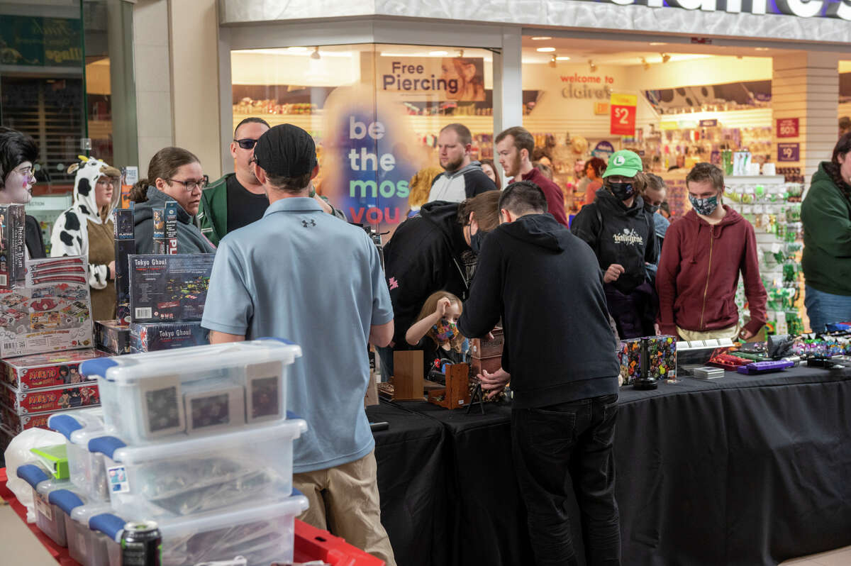 'Comic Con Strikes Back' transforms Midland Mall