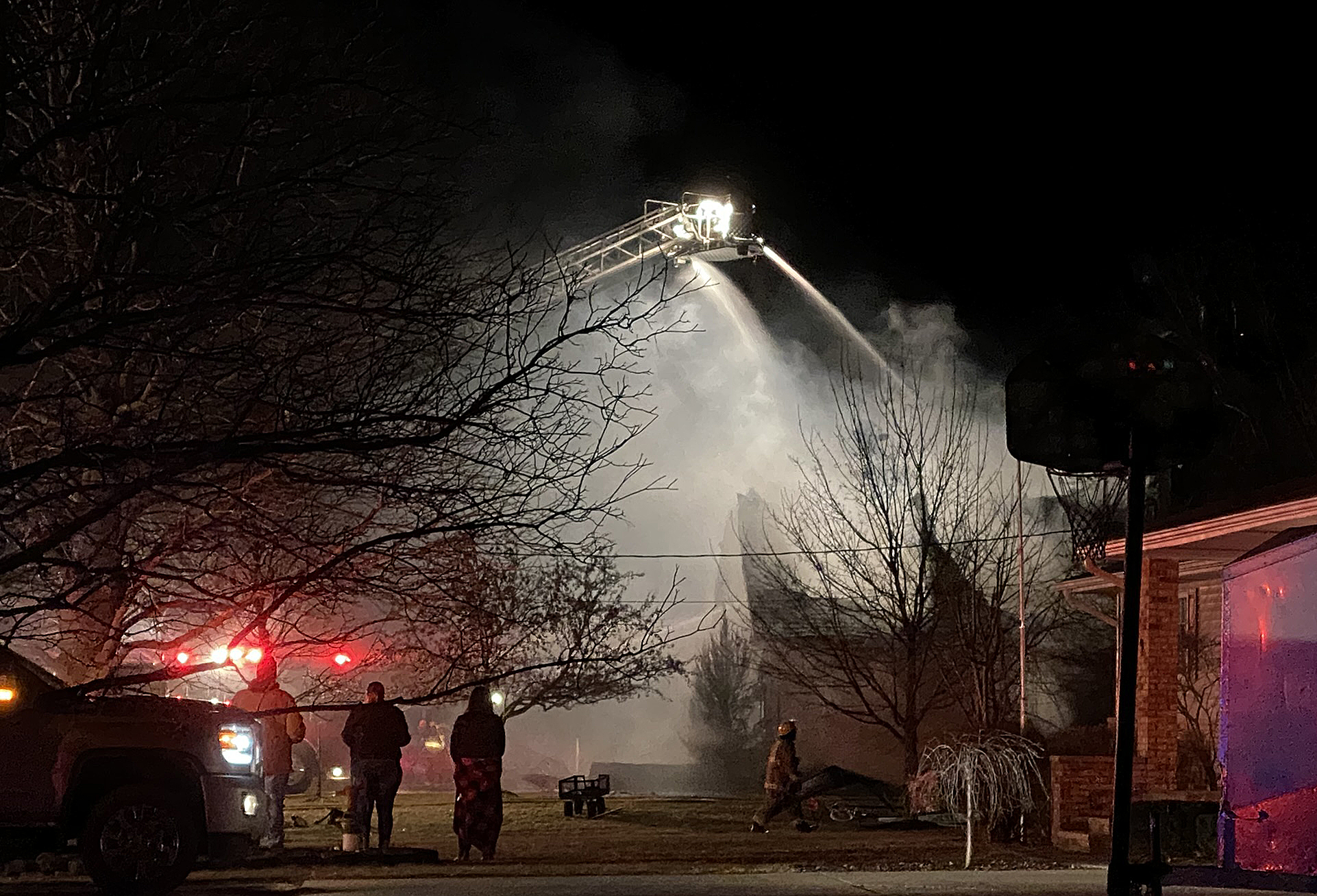 Family escapes as fire destroys Bad Axe home