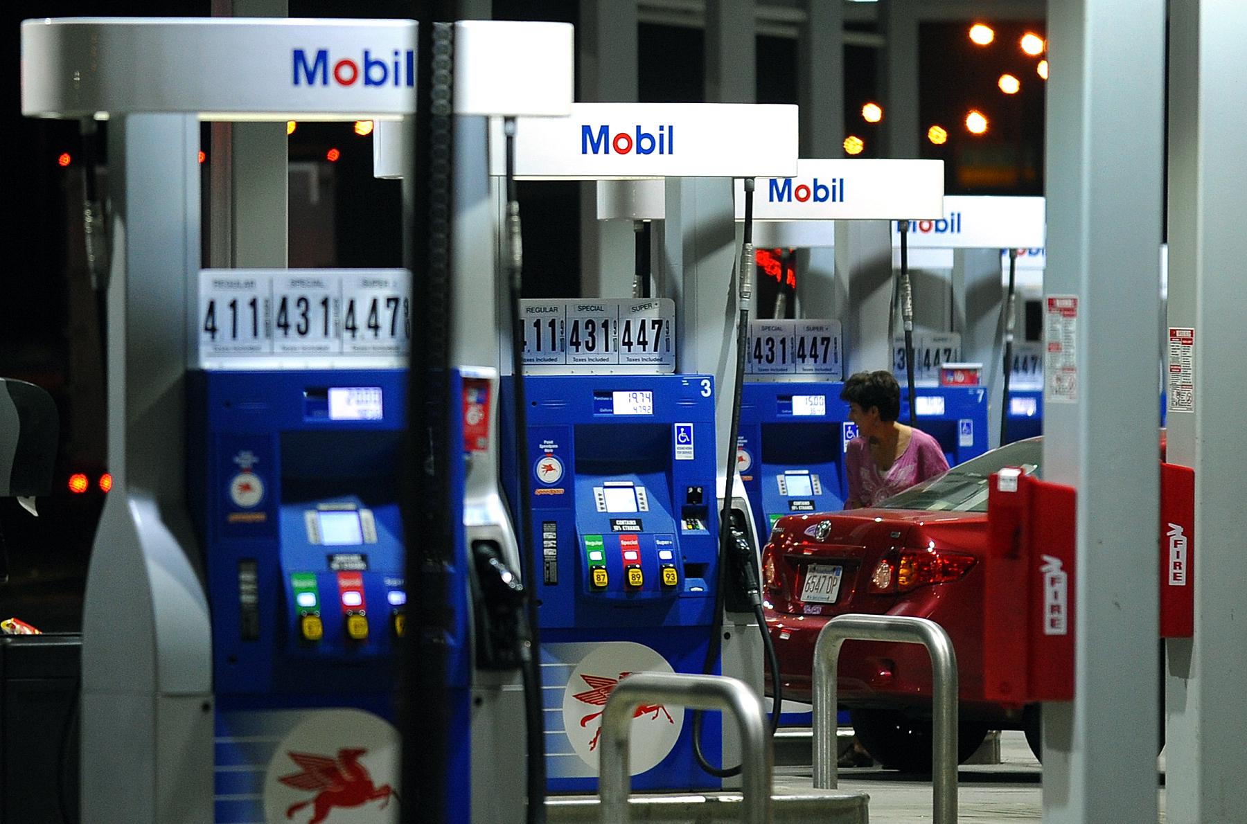 CT gas prices up 21 cents in a week due to fuel switch, travel season