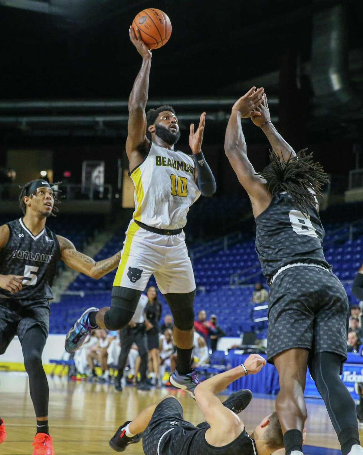 Panthers fall to defending TBL champs in first game