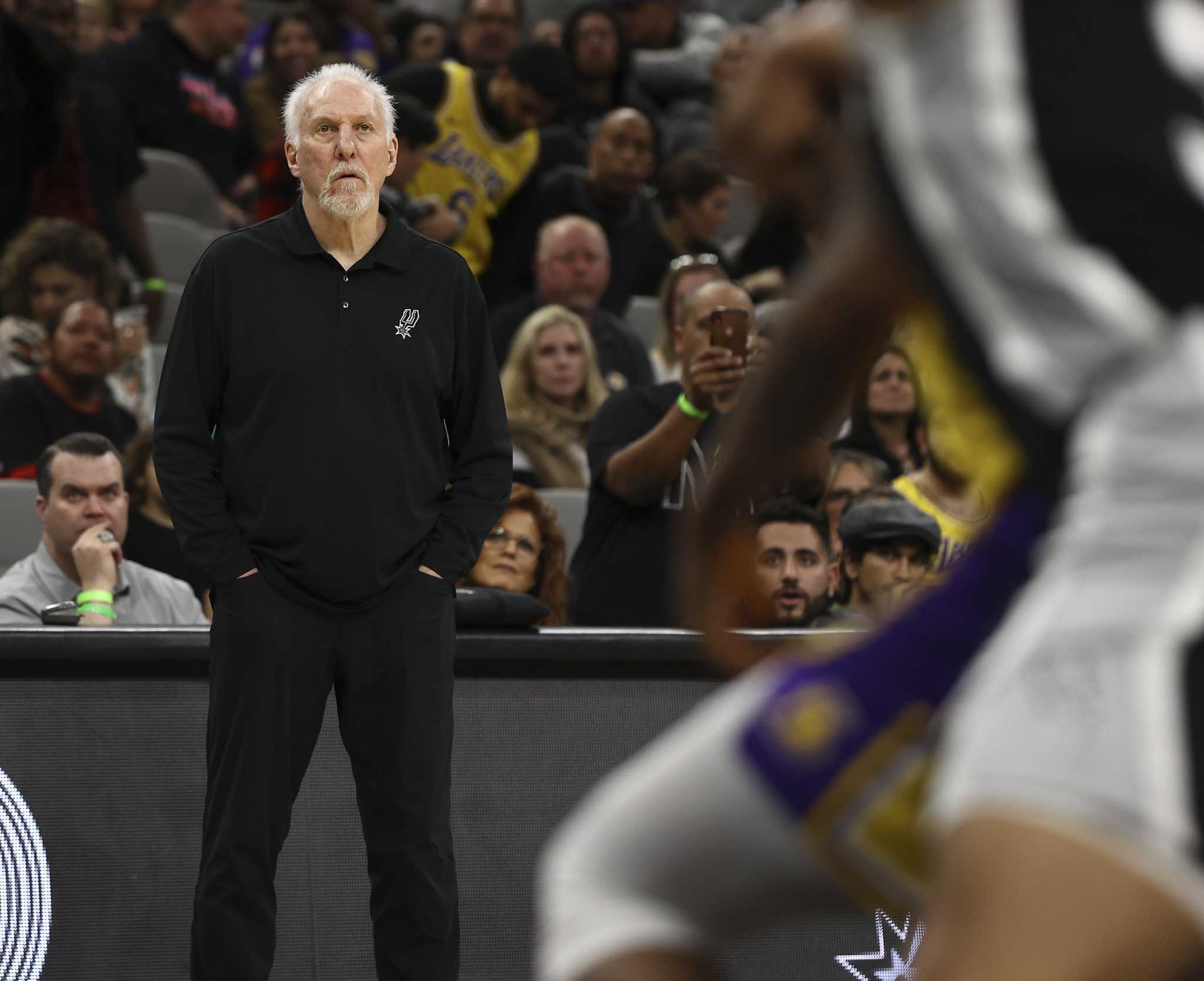 Gregg Popovich ties Don Nelson for most regular-season wins