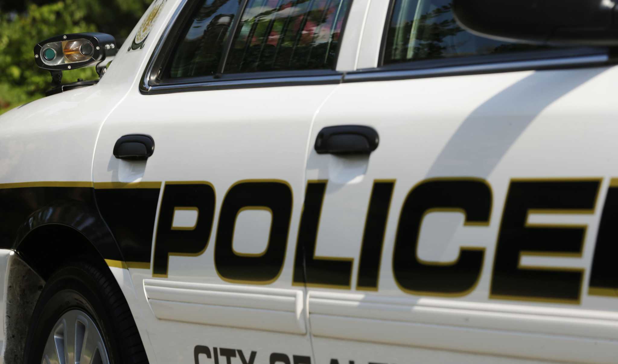 Man dies after crashing car into pole on North Side, authorities say