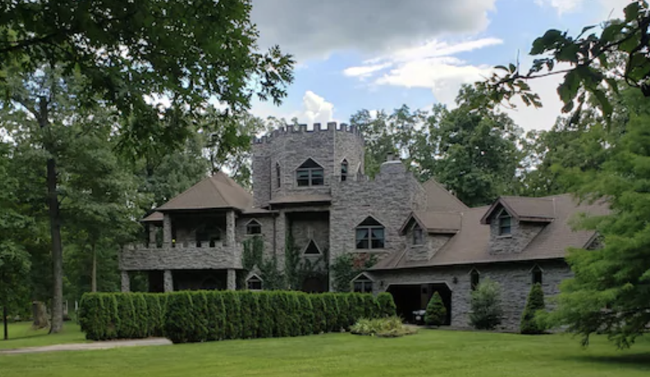 You can rent this castle in secluded Central Illinois