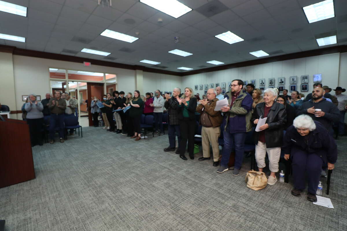 Dickinson bus driver who saved students from a burning school bus ...
