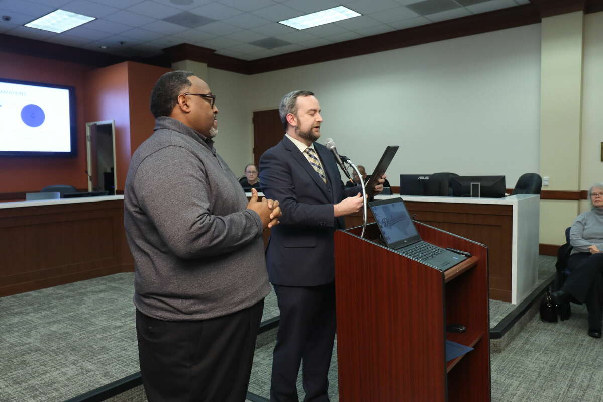 Dickinson bus driver who saved students from a burning school bus ...