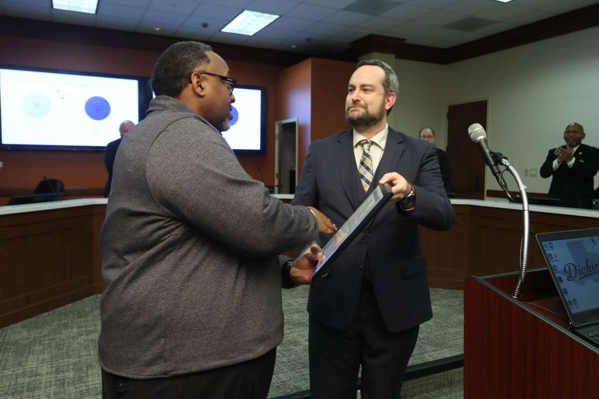 Dickinson bus driver who saved students from a burning school bus ...