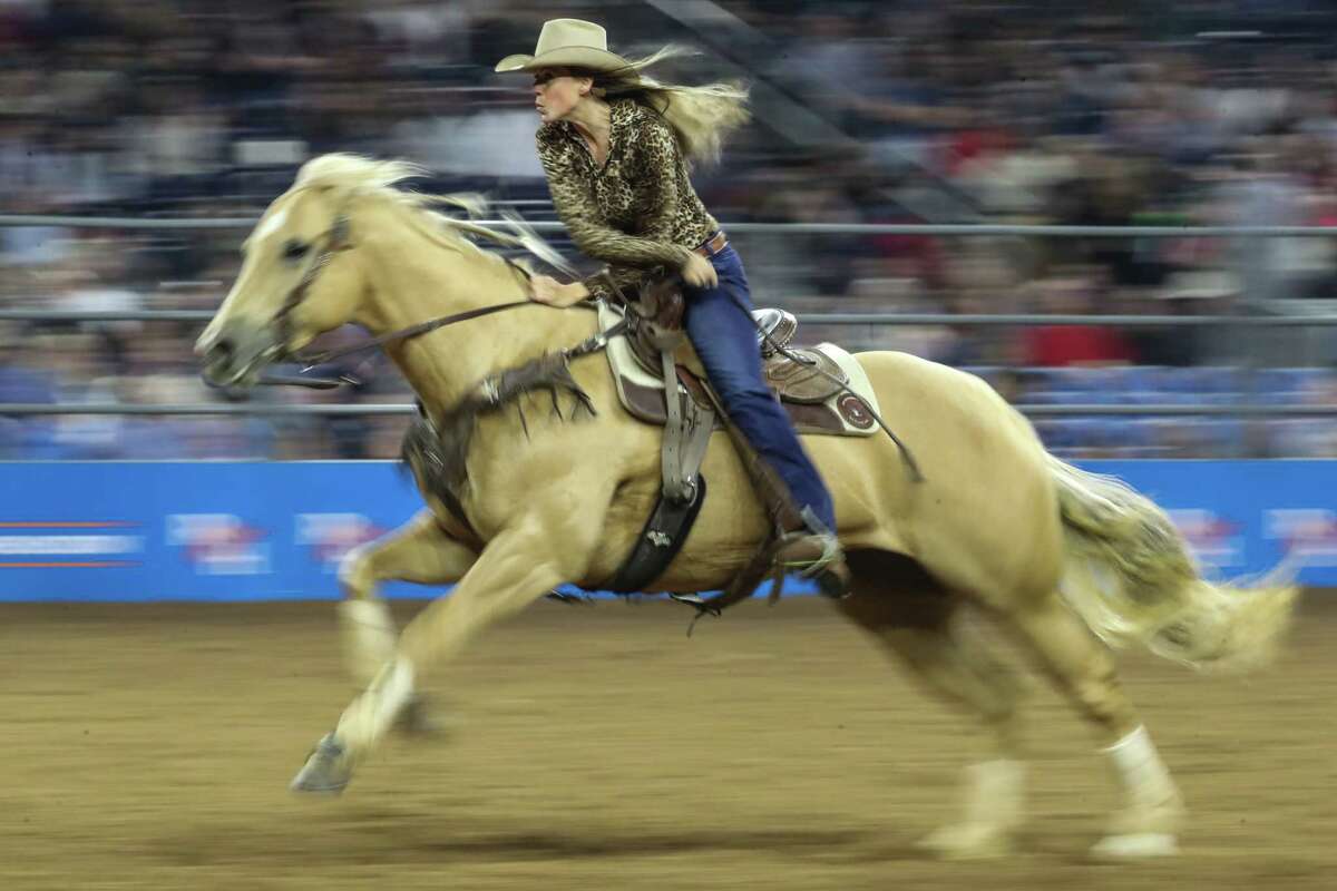 Photos: Thursday's action at RodeoHouston