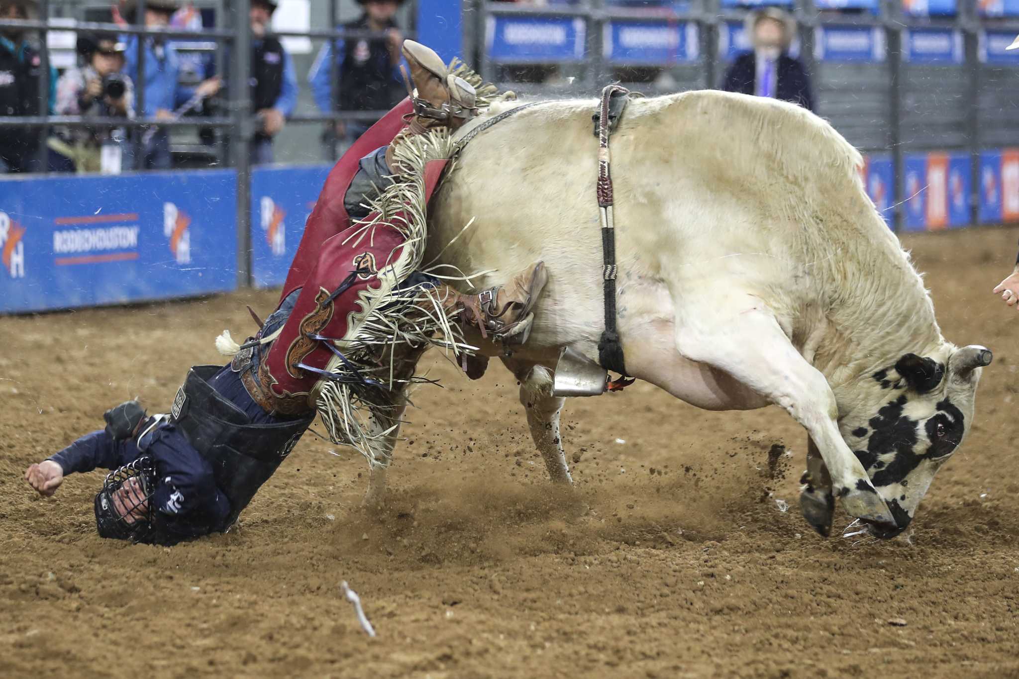 Photos: Thursday's action at RodeoHouston