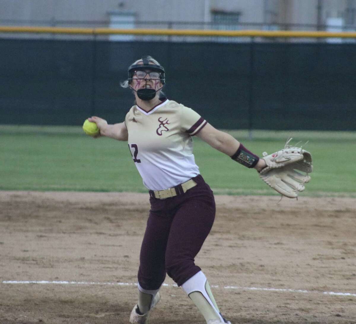 Dobie, Deer Park softball teams set for Friday night showdown