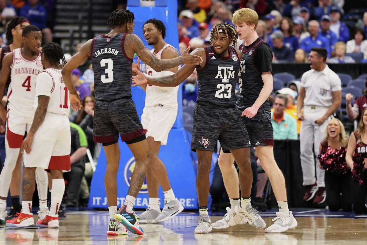 Texas A&M reaches SEC title game with dominant win over No. 15 Arkansas