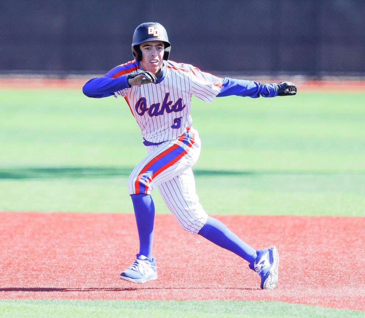 Grand Oaks caps tournament with another dominant performance