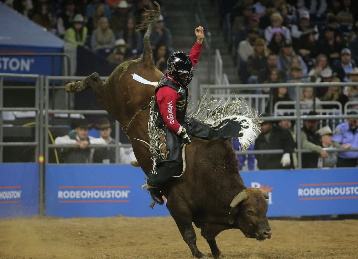 Cole Reiner wins bareback title at RodeoHouston Super Shootout