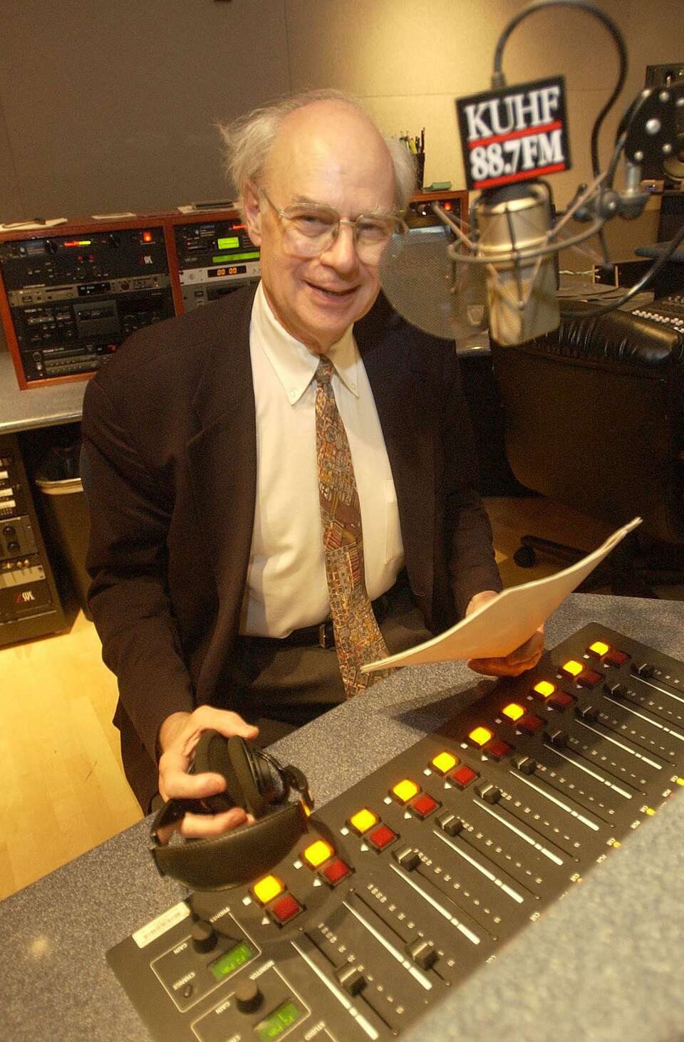 John Lienhard still brings the heat in 35th year as host of public ...