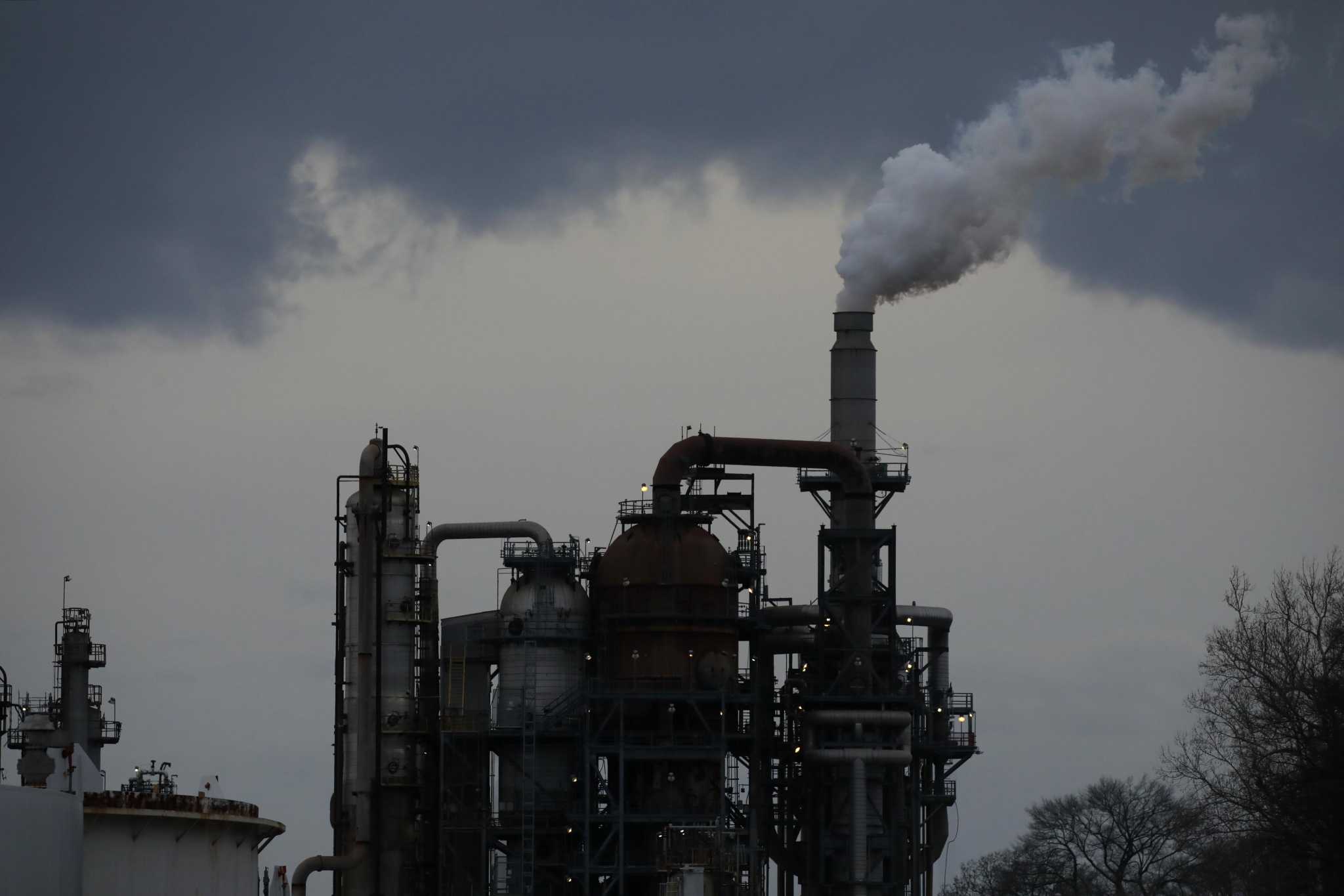 Fact check: Is the U.S. polluting the air more than ever?