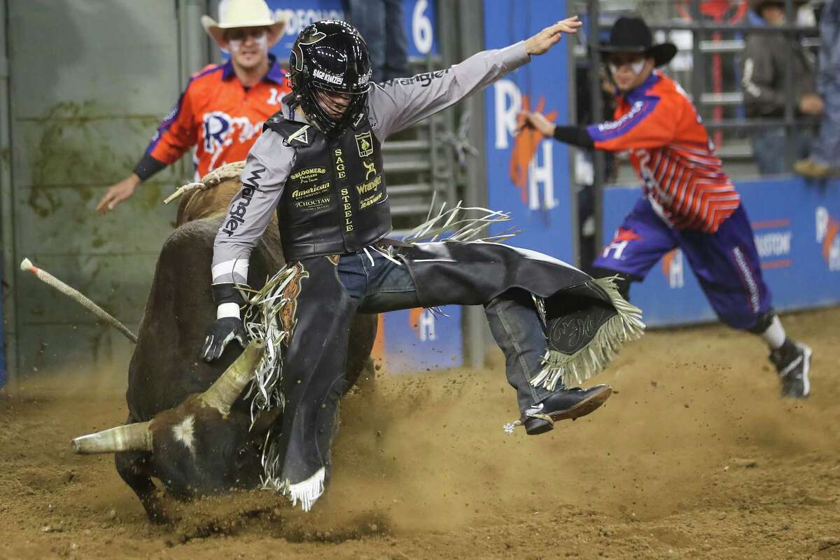 Photos: Sunday's action at RodeoHouston