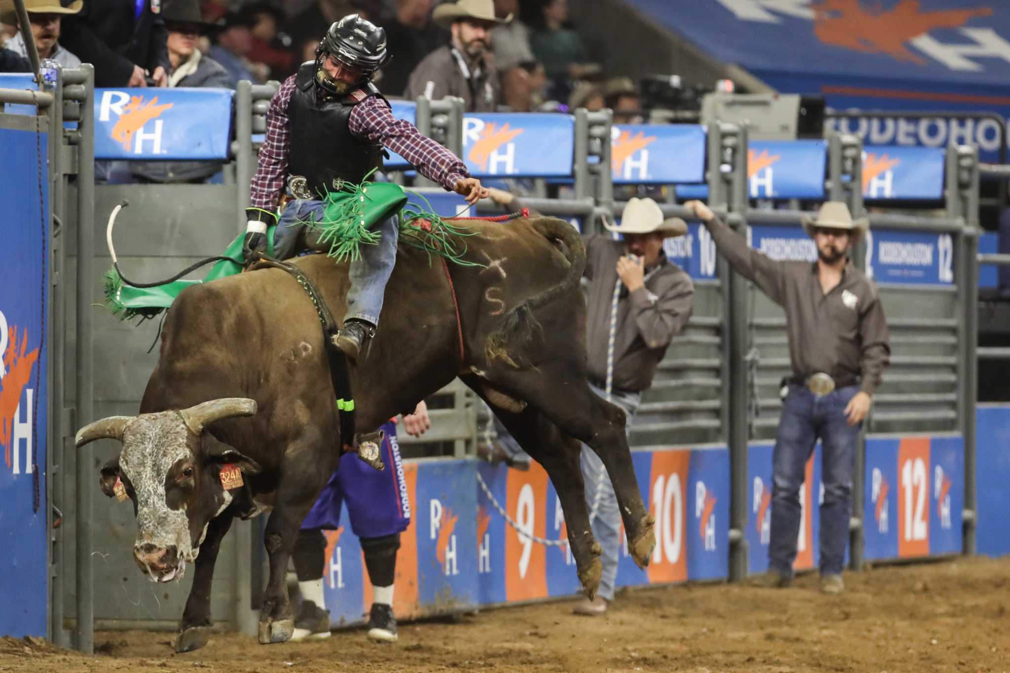 Photos: Sunday's action at RodeoHouston