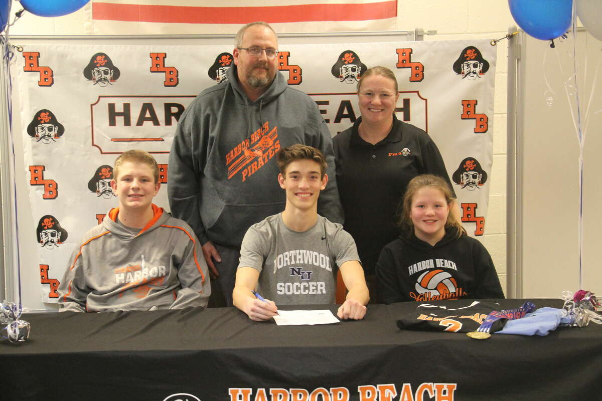 Nolan Rick signs with Northwood University to play soccer
