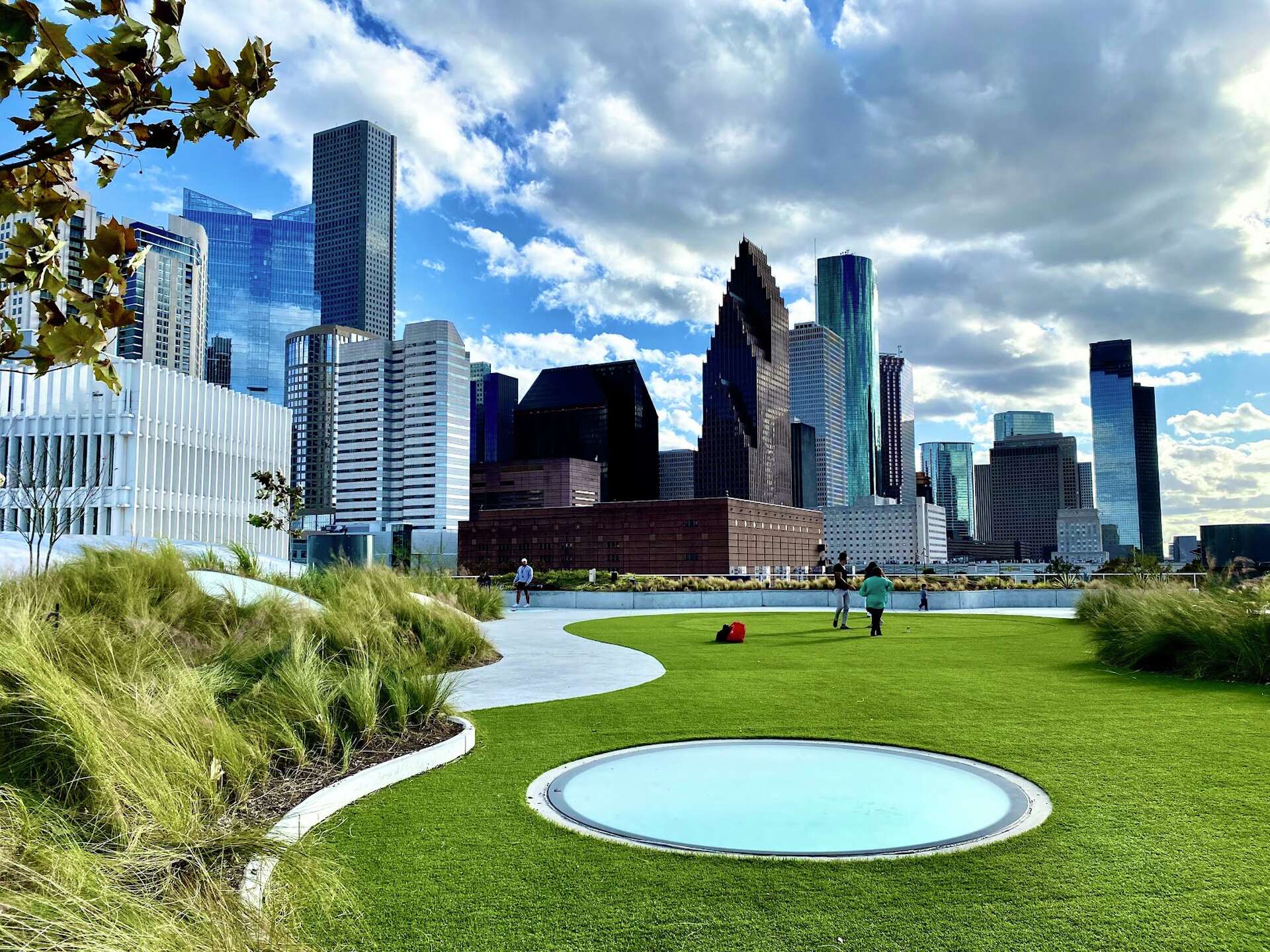 Scenic parks in Houston perfect for picnics and relaxing