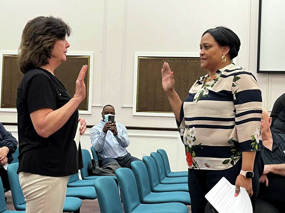Tucker sworn in as West Haven 7th District councilwoman