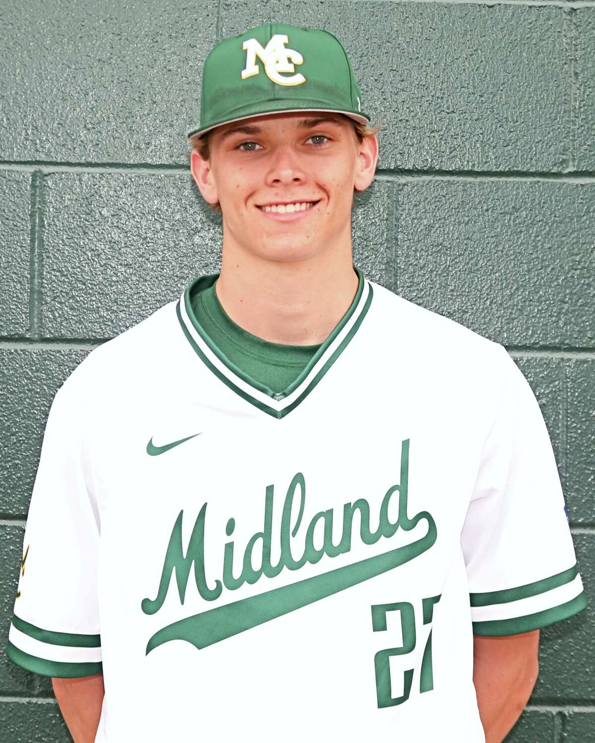 MC SPORTS ROUNDUP: Young fans 12 in Chaps' victory