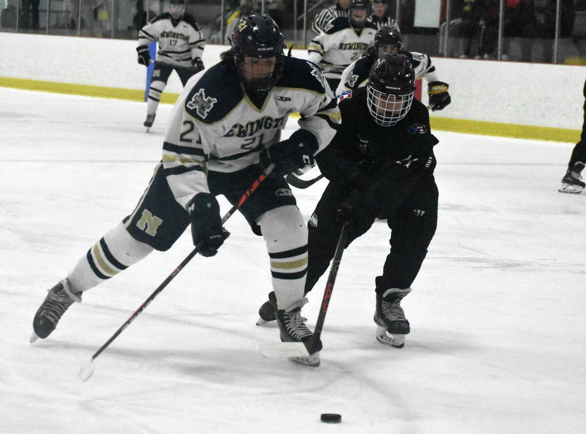 25 CT high school hockey players in the CIAC to watch in 2022-23.