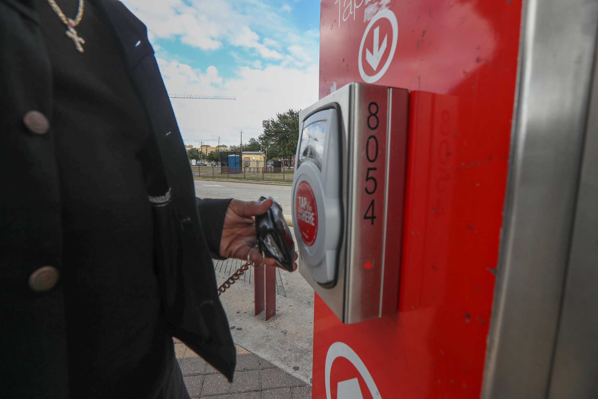 Metro on track to add credit card and mobile payment options next year