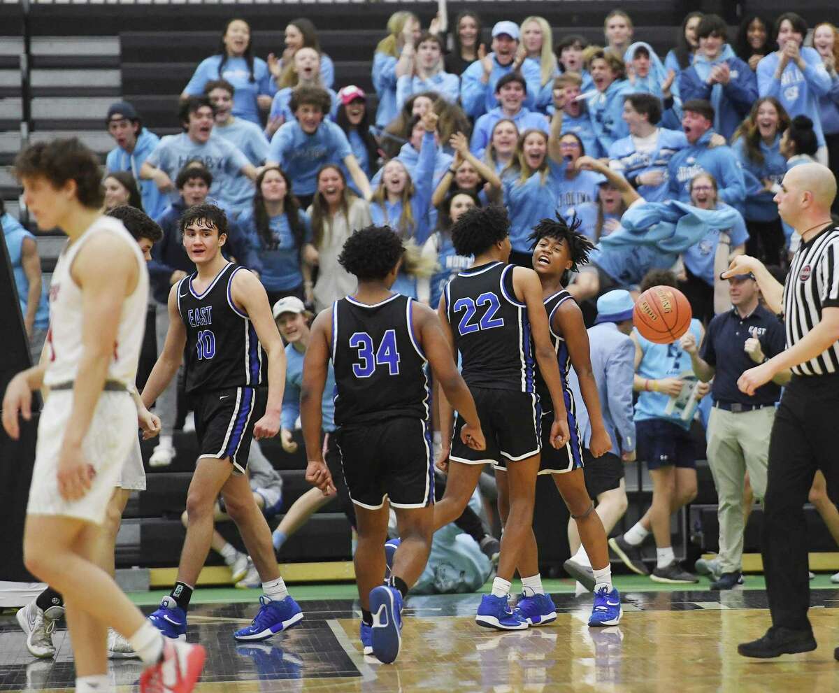 Late defense helps East Catholic boys basketball top Fairfield Prep, reach Division I final