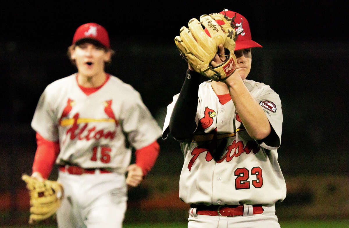 'Perfect night for baseball': Alton beats Marquette in thriller on new turf