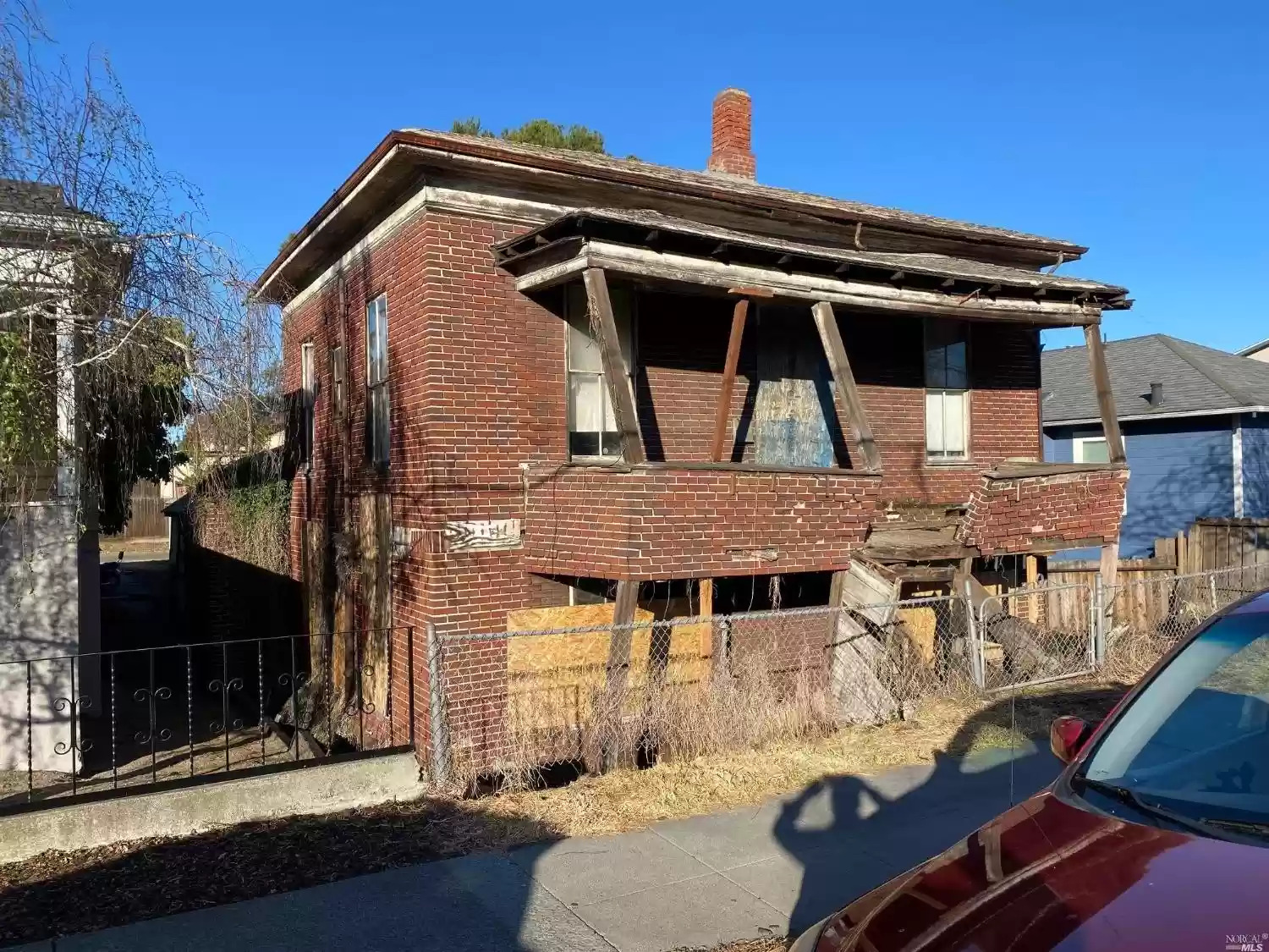 Ramshackle ‘historic’ Bay Area home on sale for $300,000
