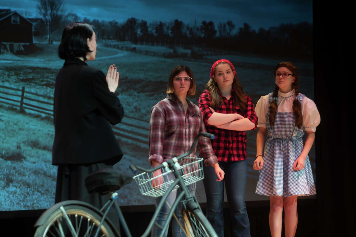 Coleman students, community come together for 'Wizard of Oz'